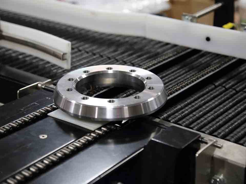 Pusher Conveyor Systems for Efficient Material Handling | Shuttleworth